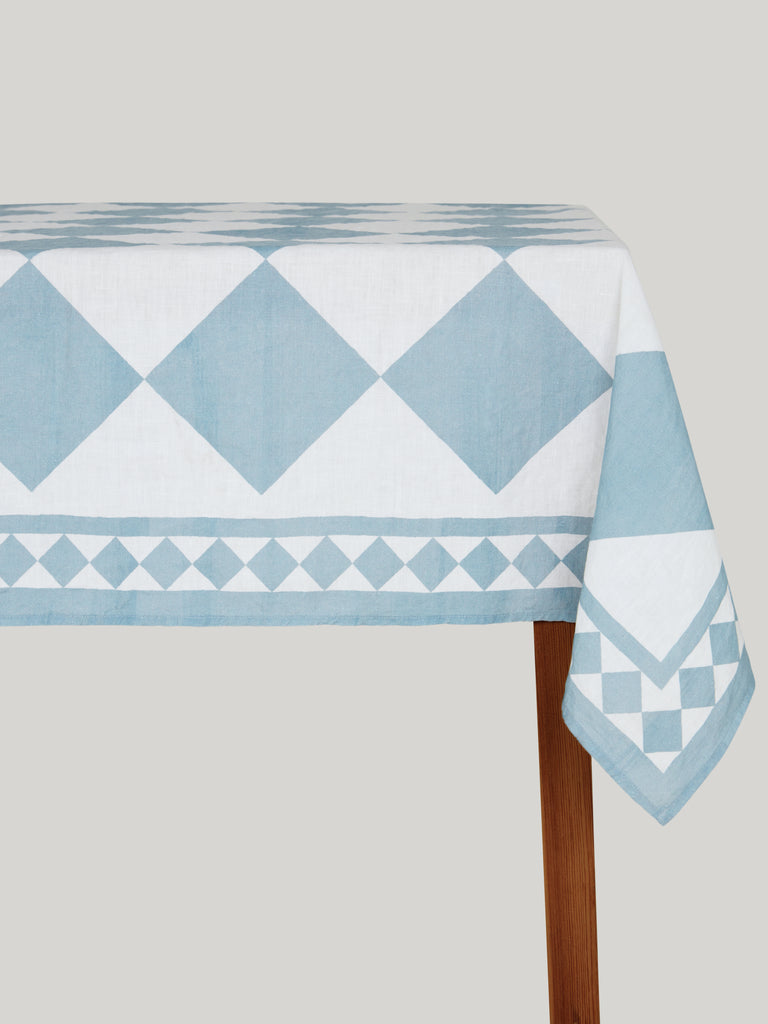 Blue and White Linen Tablecloth: Luxury Tablecloth - Claridge's